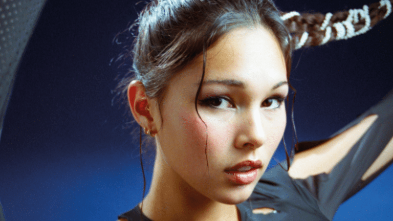 Miki : chanteuse à double détente - L'Incorrect